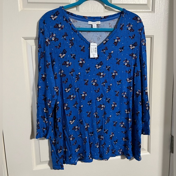 Tops | Nwt Super Cute Ribbed Floral Shirt | Poshmark
